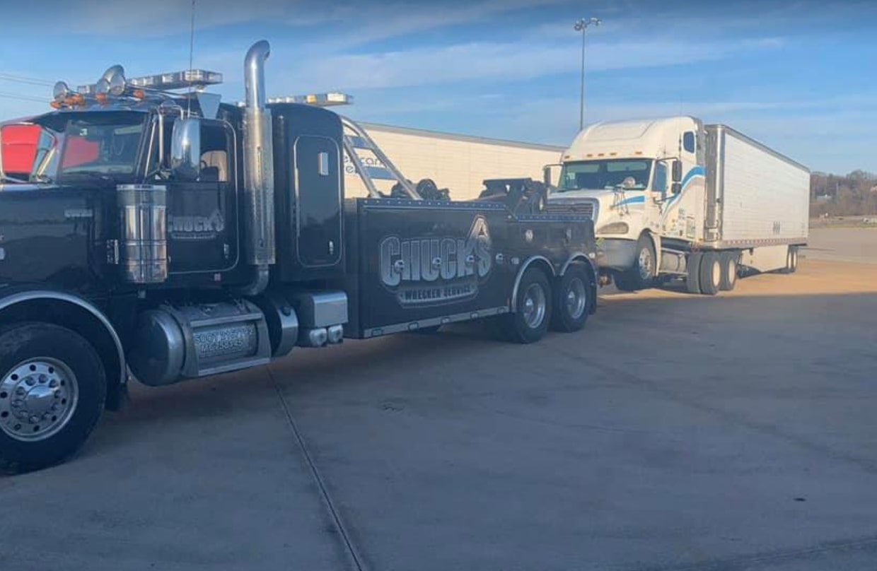 Expert Heavy Duty Towing and Roadside Assistance | Cuba, MO | Chuck's ...